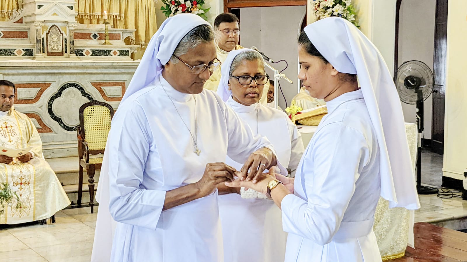 Eeuwige Geloften in Sri Lanka en de D.R. Congo - Congregatie van de ...